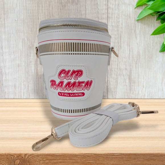Bewaltz | Bags | Nwt Cup Ramen Noodle Novelty Round Purse White ...
